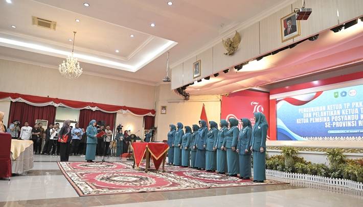 Basyariah Dilantik Sebagai Ketua TP PKK Rohil 2025-2030